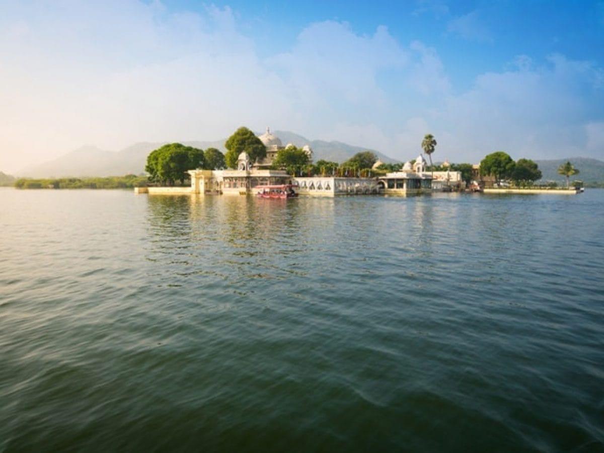 Top 10 Lakes in Udaipur to Visit in 2024: Enchanting Lakes